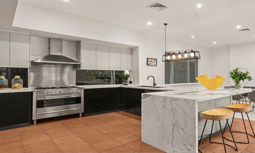 G-Shaped Quartz Kitchen - modularkitchen