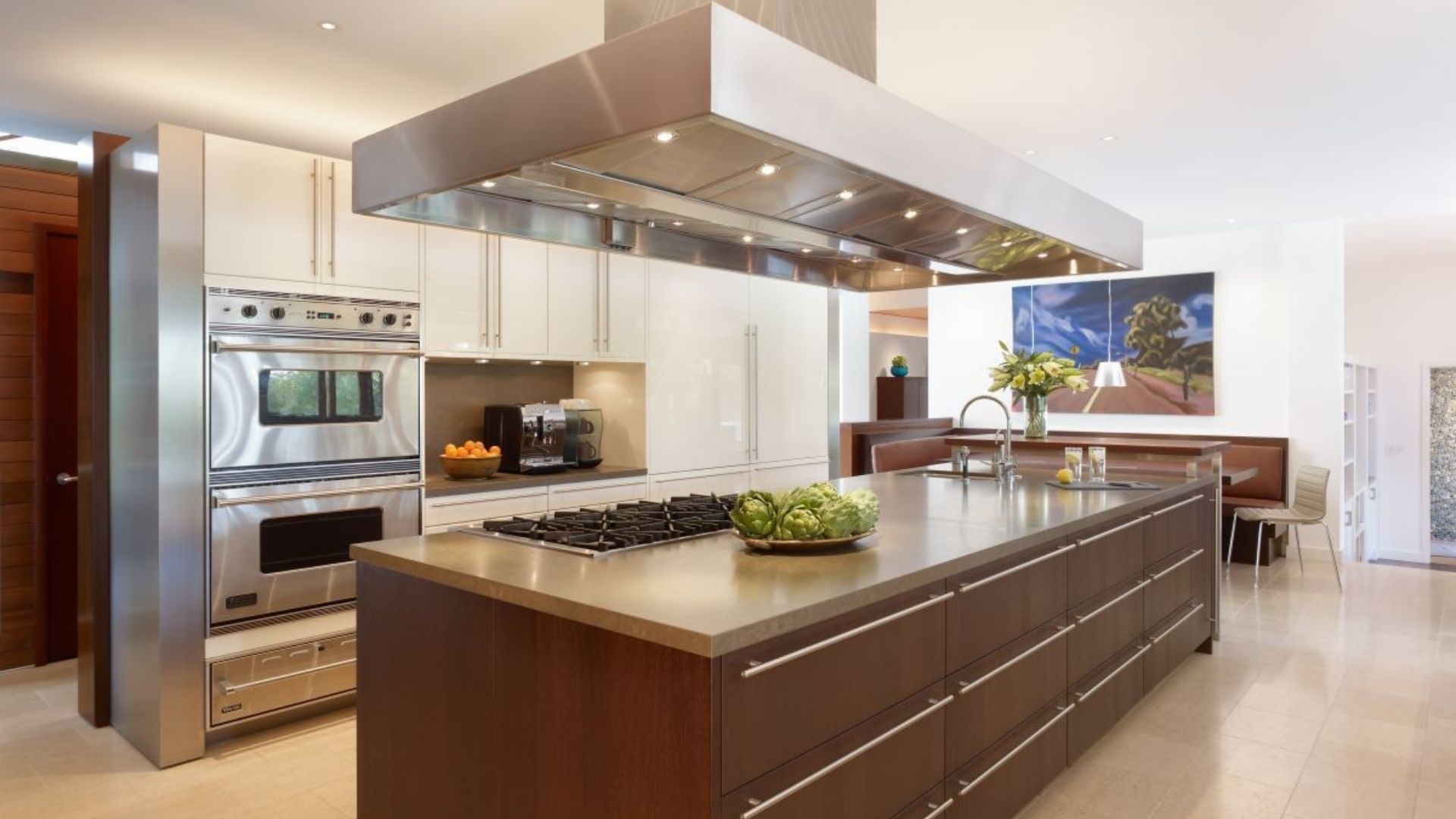 How Does Kitchen Design in Dubai Reflect Modern Trends?
